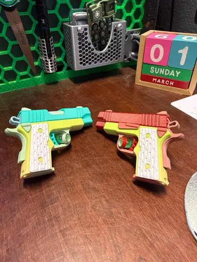 Colt 1911 Fidget Keychain – Perforated Grip Mod - Free 3D Print Model ...