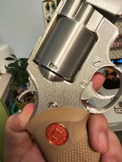 Resident Evil – Silver Serpent Barry's Magnum - Free 3D Print Model ...