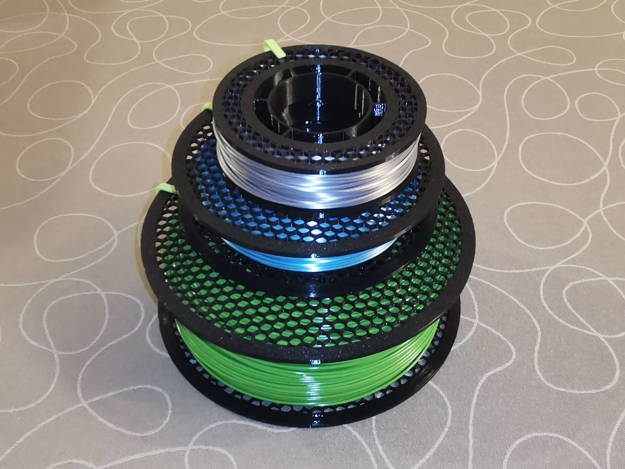 Bambu Reusable Spool (light / cleaned: 1 kg) Remixed by suit1337 ...