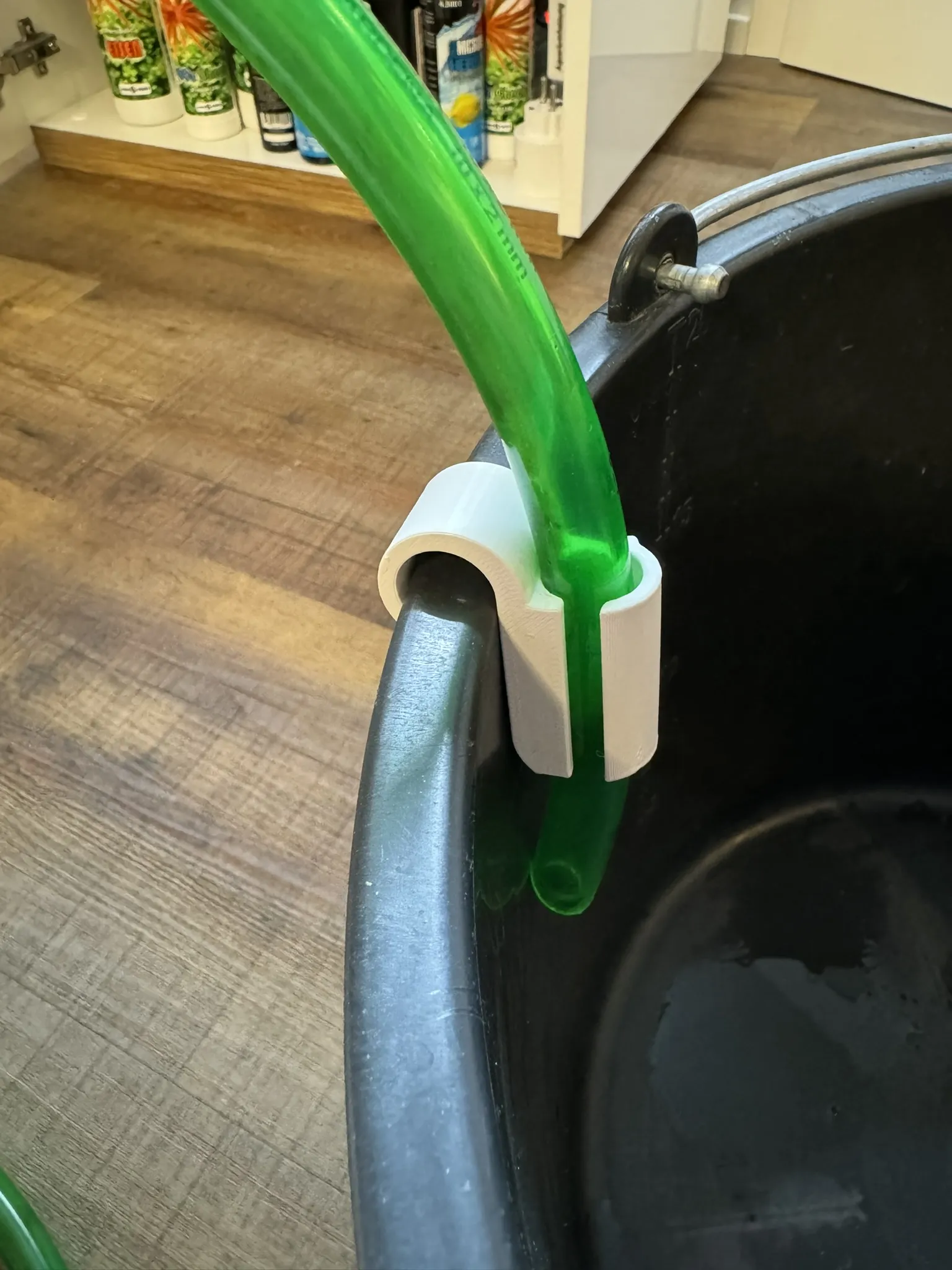 Aquarium / fishtank Bucket Hose Mount for waterchange by Downhill ...