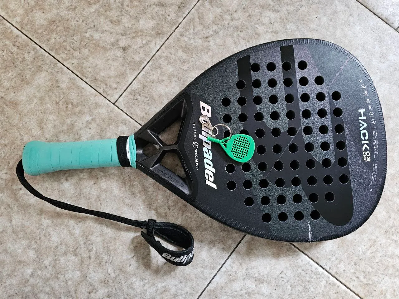 Padel racket keychain v2 Remixed by Myzhar - MakerWorld