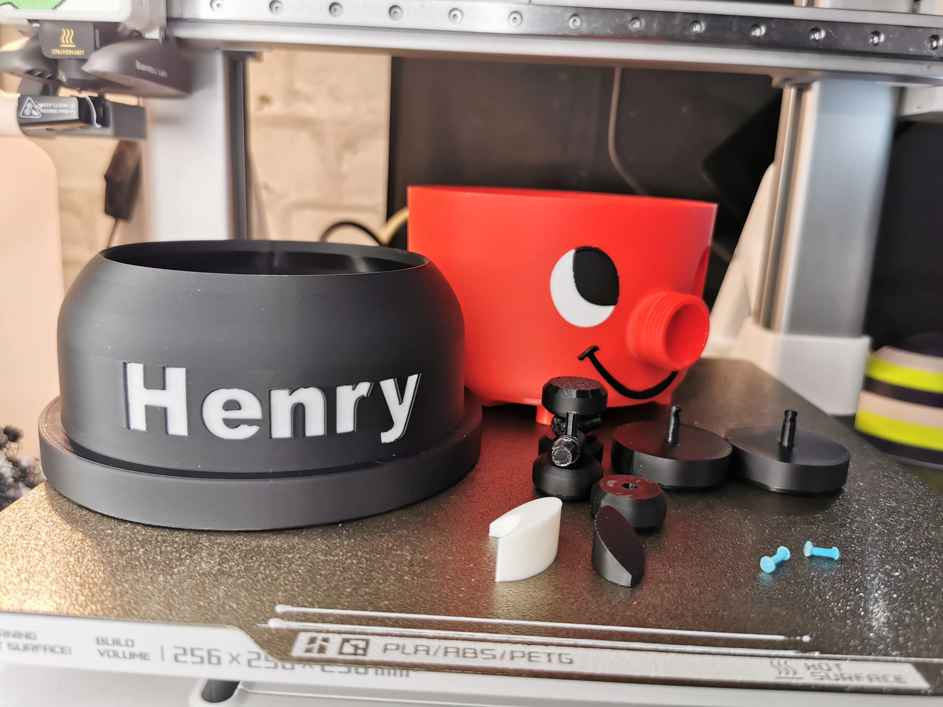 Henry Hoover - Novelty Planter/Desk Tidy - Free 3D Print Model - MakerWorld