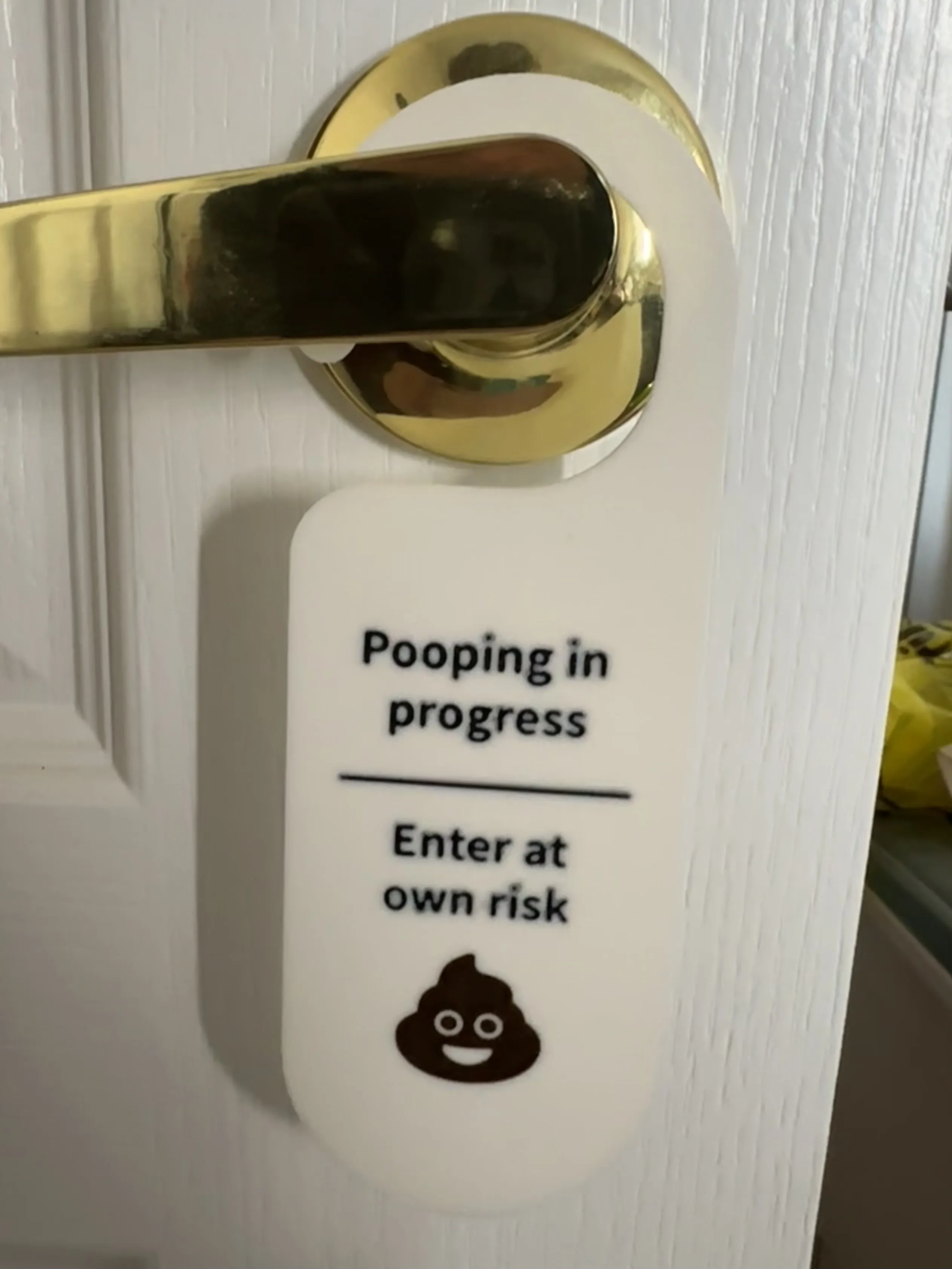 Pooping door hanger by zoodles - MakerWorld