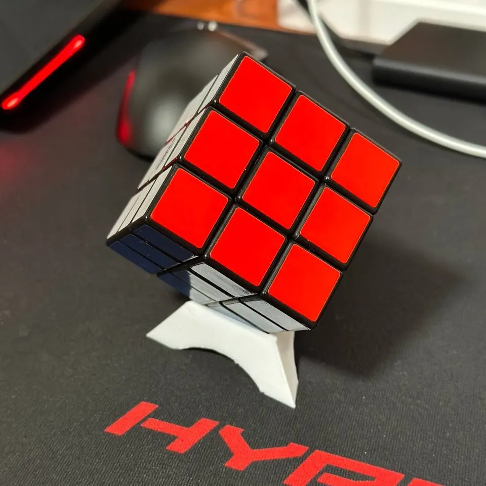 Rubik's cube stand by L1BBER - MakerWorld