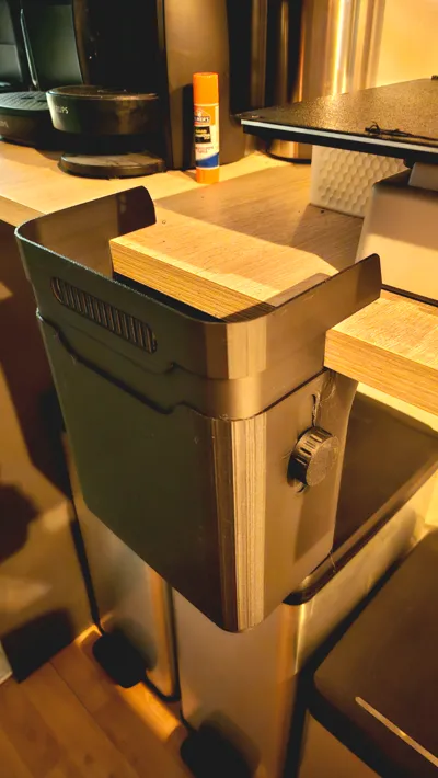 Clamp-On Desk Bin by CALLE MakerWorld: Download Free 3D Models