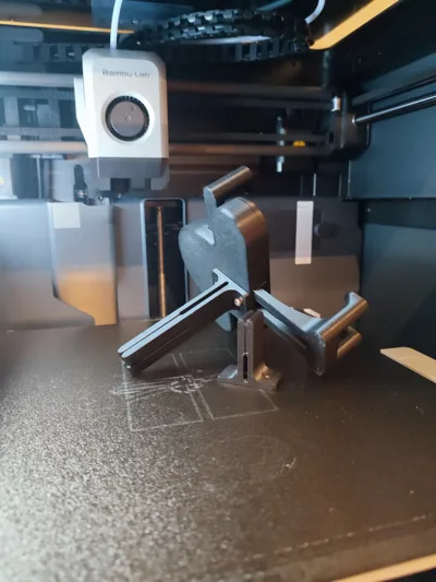 Cloud Phone Holder by Sketchy MakerWorld: Download Free 3D Models