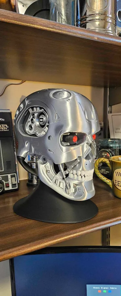 T800 Terminator Skull, Bust with stand Remixed by senfsaft MakerWorld ...