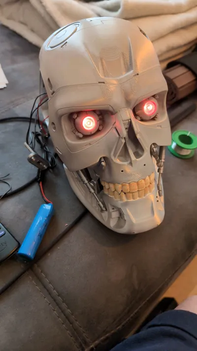 T800 Terminator Skull, Bust with stand Remixed by senfsaft MakerWorld ...