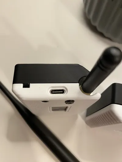 Meshtastic Case - Heltec v3 w/ 3000mAh Battery by KD9PPX MakerWorld: Download Free 3D Models