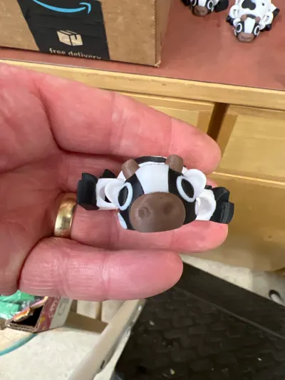 Articulated Cow – A Moo-ving Print! by Plastic3D MakerWorld: Download ...