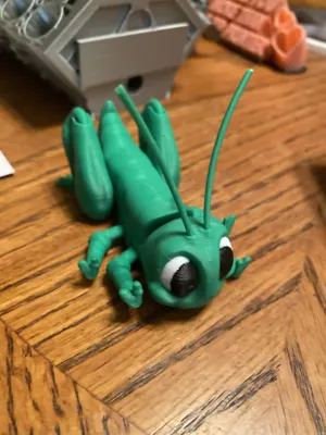 Chitin Pals - Lively Grasshopper - Free 3D Print Model - MakerWorld