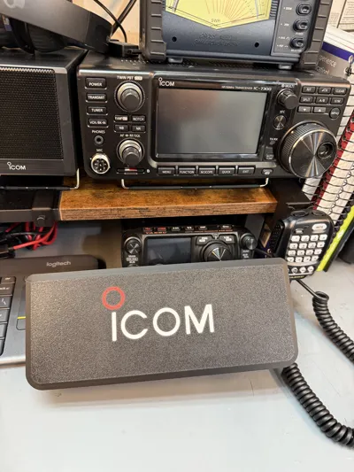 ICOM IC-7300 protective front cover by Papa_Lopez MakerWorld: Download ...