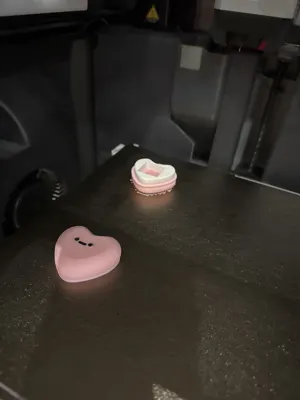 Clicky heart macaron keychain by Cozy Corner MakerWorld: Download Free ...