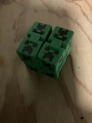 Minecraft Fidget Cube: Creepers by austinvojta - MakerWorld