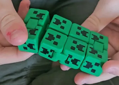 Minecraft Fidget Cube: Creepers by Austin Vojta MakerWorld: Download ...