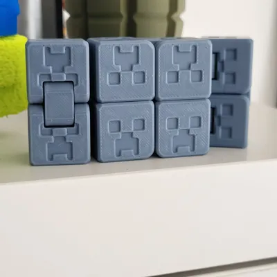 Minecraft Fidget Cube: Creepers by austinvojtaMakerWorld: Download Free ...