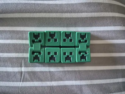 Minecraft Fidget Cube: Creepers by austinvojtaMakerWorld: Download Free ...