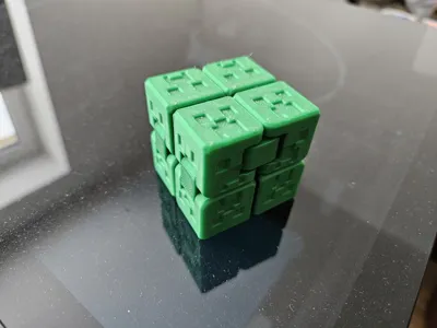 Minecraft Fidget Cube: Creepers by austinvojta - MakerWorld