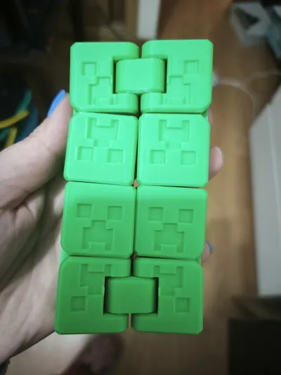 Minecraft Fidget Cube: Creepers by austinvojtaMakerWorld: Download Free ...