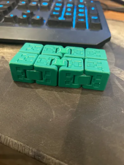 Minecraft Fidget Cube: Creepers by austinvojta - MakerWorld