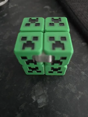 Minecraft Fidget Cube: Creepers by austinvojtaMakerWorld: Download Free ...