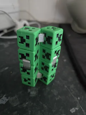Minecraft Fidget Cube: Creepers by austinvojta - MakerWorld