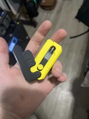 8-bit Gravity Knife Middle Finger Remixed by TheMzunguPrints MakerWorld ...