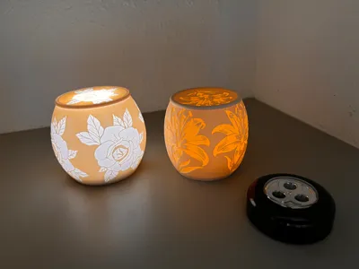 Tea light holder/puck light “Lilies No.1” by Ralf_3D - MakerWorld