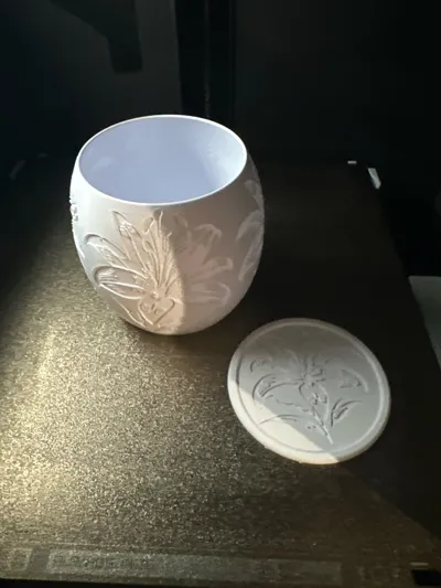 Tea light holder/puck light “Lilies No.1” by Ralf_3D MakerWorld ...