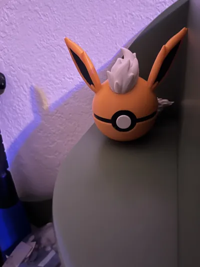 Flareon Ball - Pokemon - Pokeball Functional by Torikami MakerWorld ...
