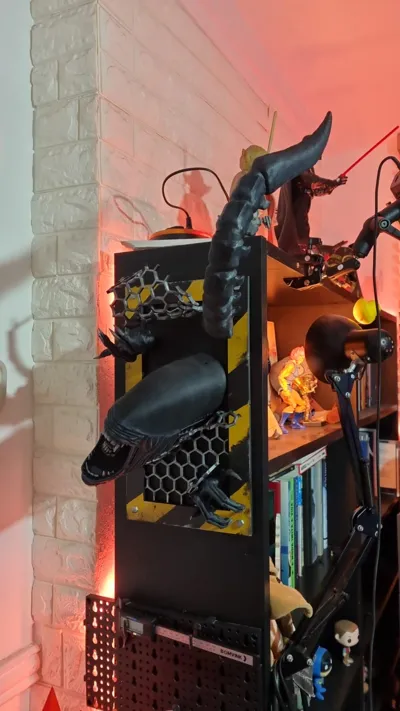 Ceiling Xenomorph altered for Bambu Remixed by Angry Mammoth MakerWorld ...