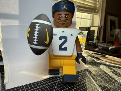 CUSTOMIZE American Football Player Big Figure - Free 3D Print Model ...