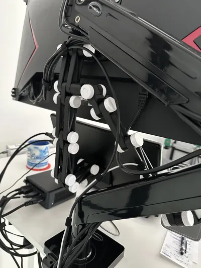 Floating Second Monitor / iPad / iPhone Stand by Leon Lab MakerWorld ...