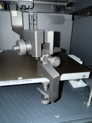 Vice with hinge by Yakuza MakerWorld: Download Free 3D Models