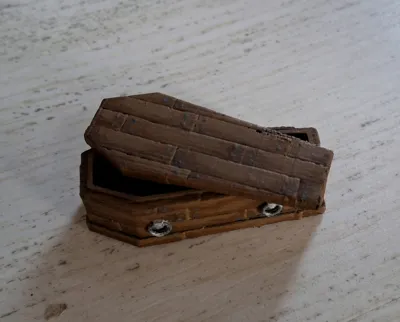 Wooden grain coffin, casket by lilmonster36 MakerWorld: Download Free ...