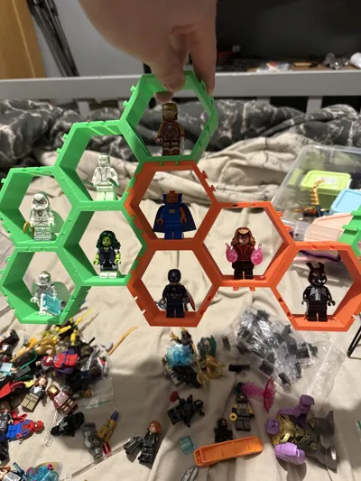 Lego Figur Display Stand Hexagon Honeycomb Remixed by Gamehunter ...
