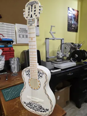 Guitarra Coco Disney Pixar por weah86 MakerWorld: Descarga Modelos 3D Gratuitos