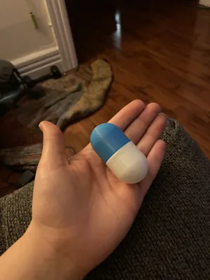 Happy Little Pill Organiser by 3D Accessory - MakerWorld