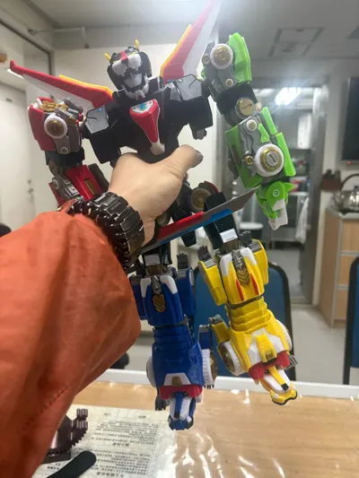 VOLTRON – Defender of the Universe by 3dwbMakerWorld: Download Free 3D Models