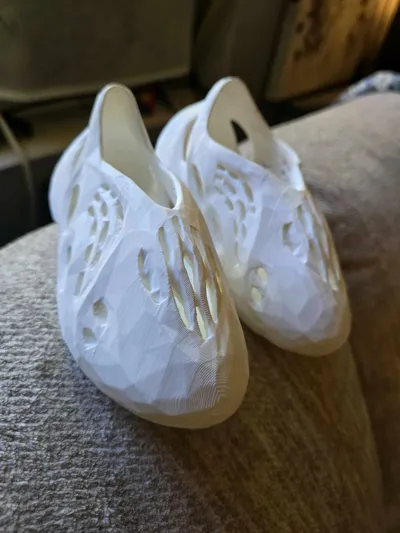 Yeezy TPU Slides – Blend of Comfort & Style! - Free 3D Print Model ...