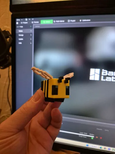 Minecraft—bee by 3D.Gift MakerWorld: Download Free 3D Models
