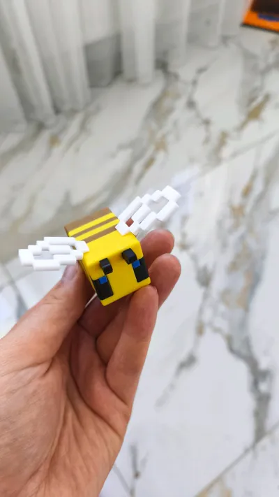 Minecraft—bee by 3D.Gift MakerWorld: Download Free 3D Models