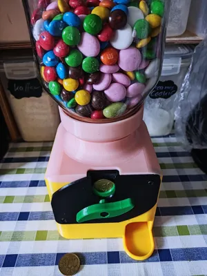 Candy Dispenser – Coin or Token Operated - Free 3D Print Model - MakerWorld