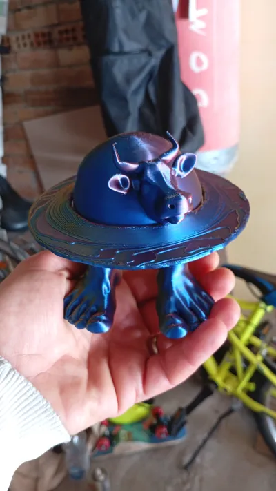 Meme de la vaca Saturno Saturnino, único y multicolor por N405 ...