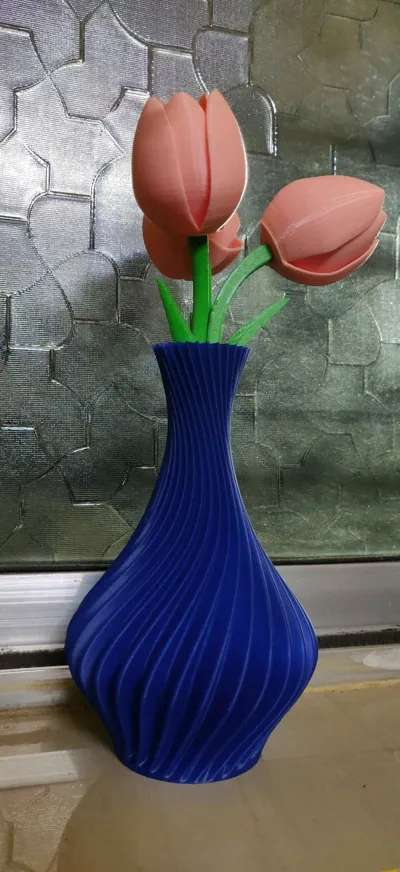 Tulipa con tallo y hojas por Bruce Design MakerWorld: Descarga Modelos ...