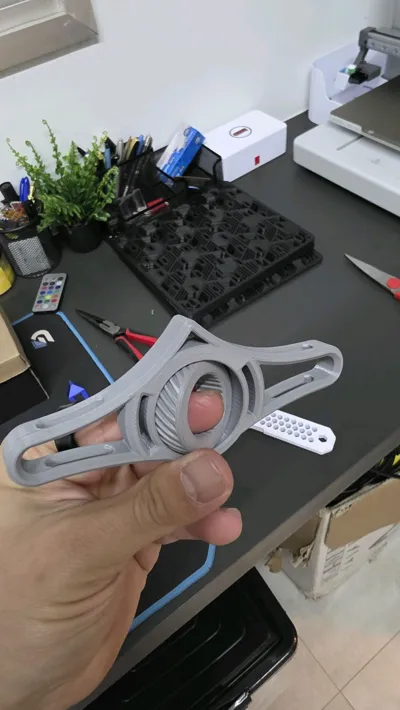 Ergonomic Book Reader by AskNinjaTom MakerWorld: Download Free 3D Models