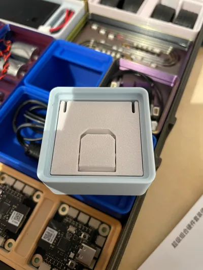 Gridfinity 1x1 Bins with Latching Lids v1.0 - Free 3D Print Model ...
