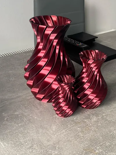 Twisting Pillars Vase - Free 3D Print Model - MakerWorld