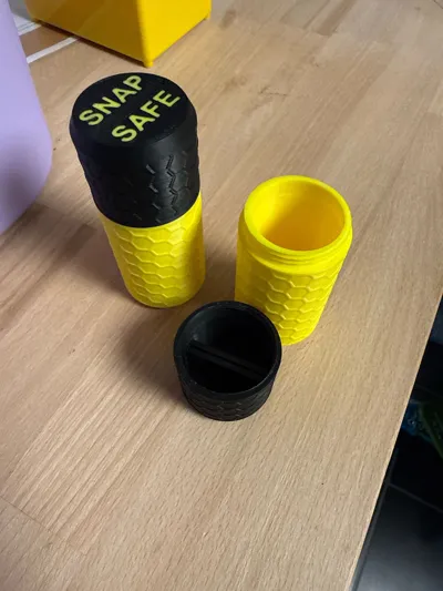 SnapSafe cutter: Safely break off blades - Free 3D Print Model - MakerWorld