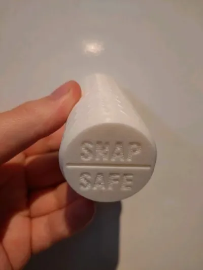 SnapSafe cutter: Safely break off blades - Free 3D Print Model - MakerWorld